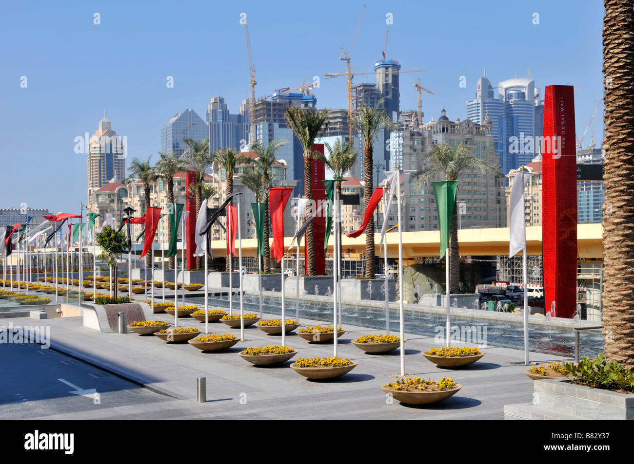 Dubai water feature hi-res stock photography and images - Alamy