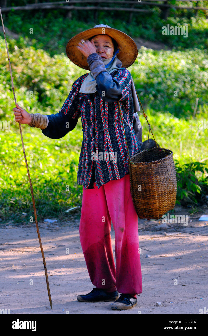 Burmese lady with fishhook at thai burmese border hi-res stock ...