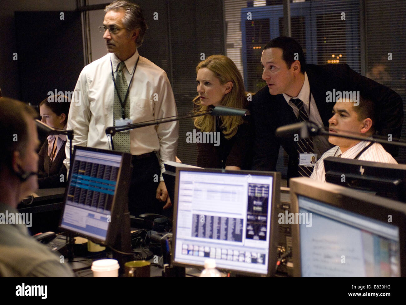 The Bourne Ultimatum Year : 2007 USA David Strathairn, Joan Allen, Tom ...