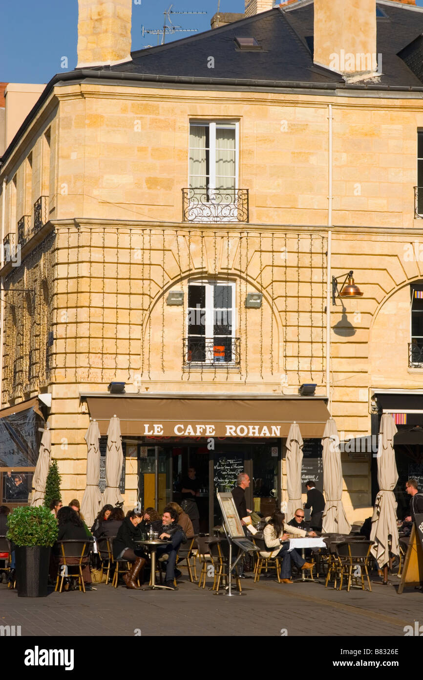 Le cafe rohan bordeaux hi-res stock photography and images - Alamy