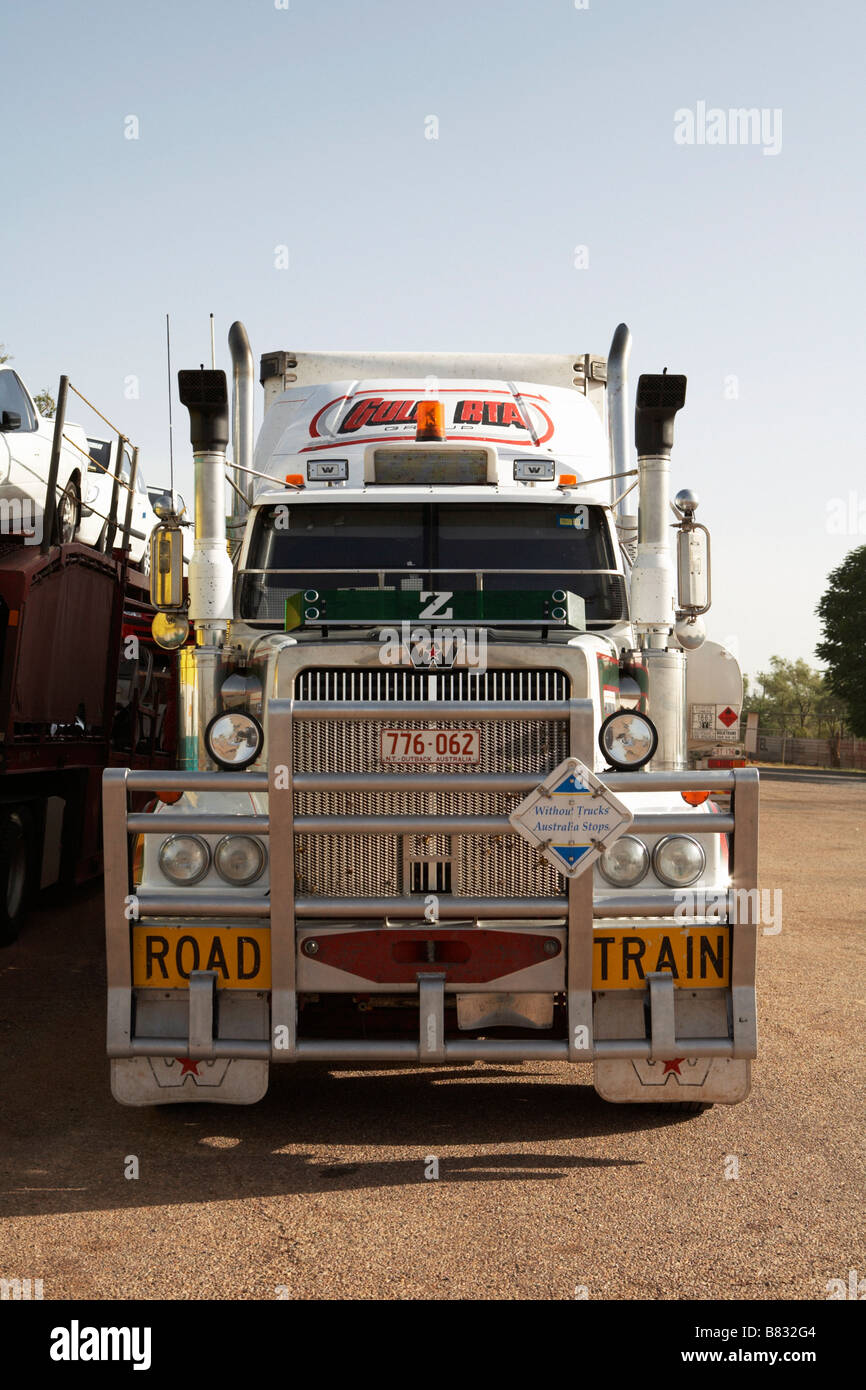 Road Train in the Australian Outback at Wauchope Roadhouse, Northern ...