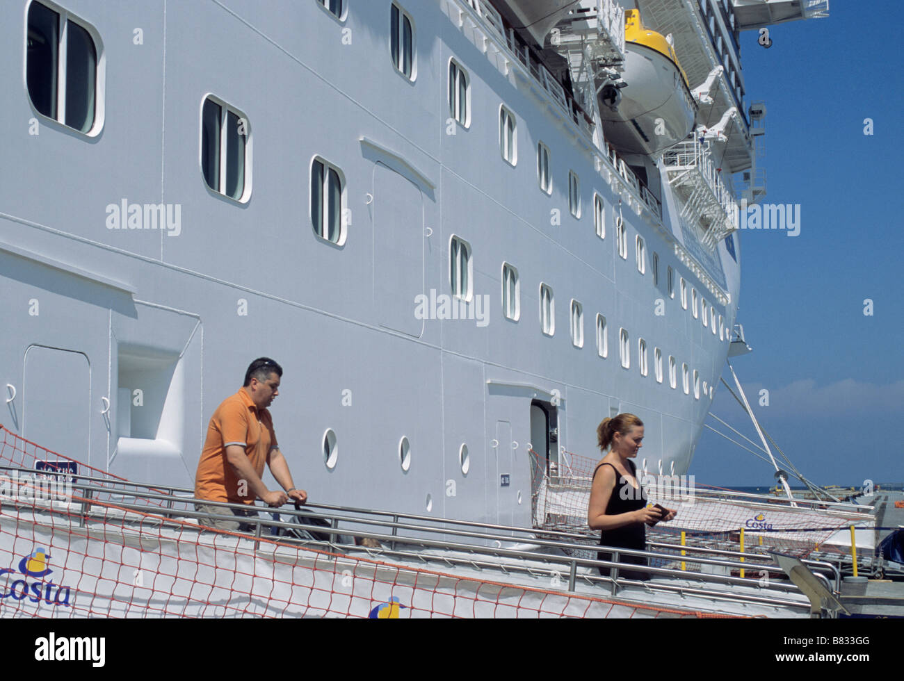 people disembarking from cruise ship Costa Magica in Civitavecchia ...