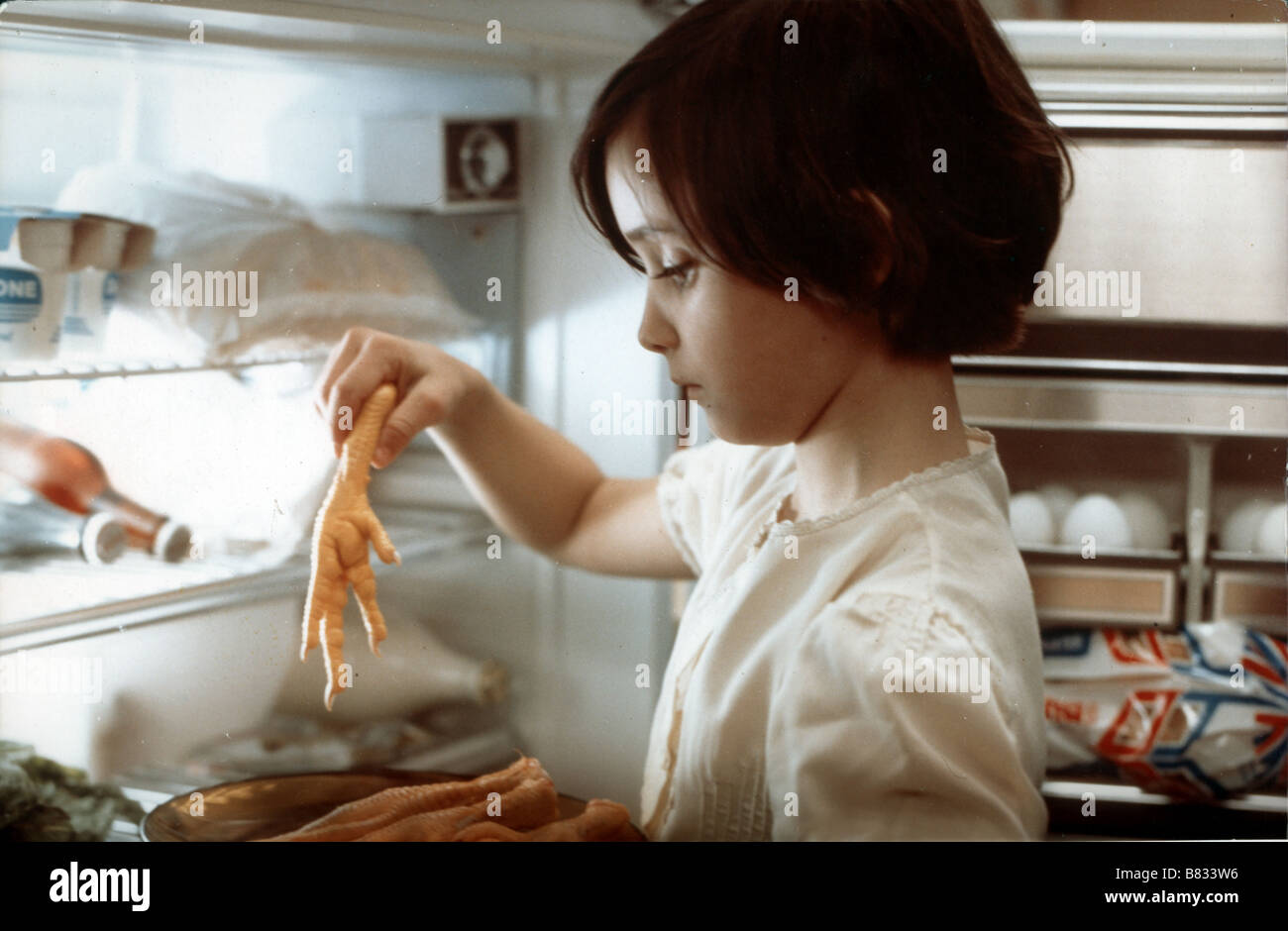 Cría cuervos Year: 1976 Spain Ana Torrent Director: Carlos Saura Stock ...