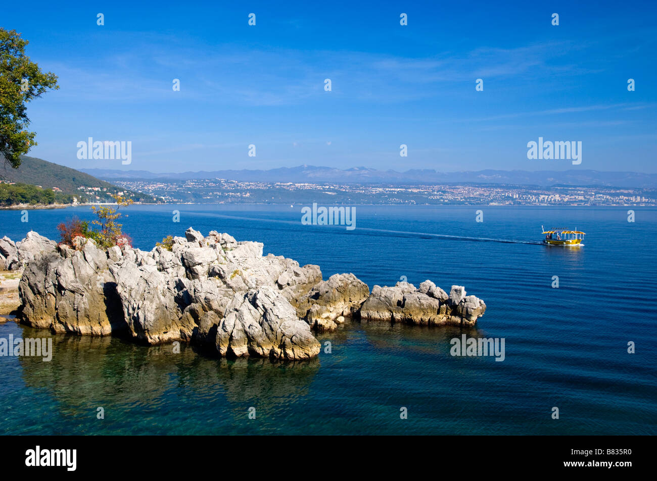 The rocky coastline of the Adriatic in northern Croatia Stock Photo - Alamy