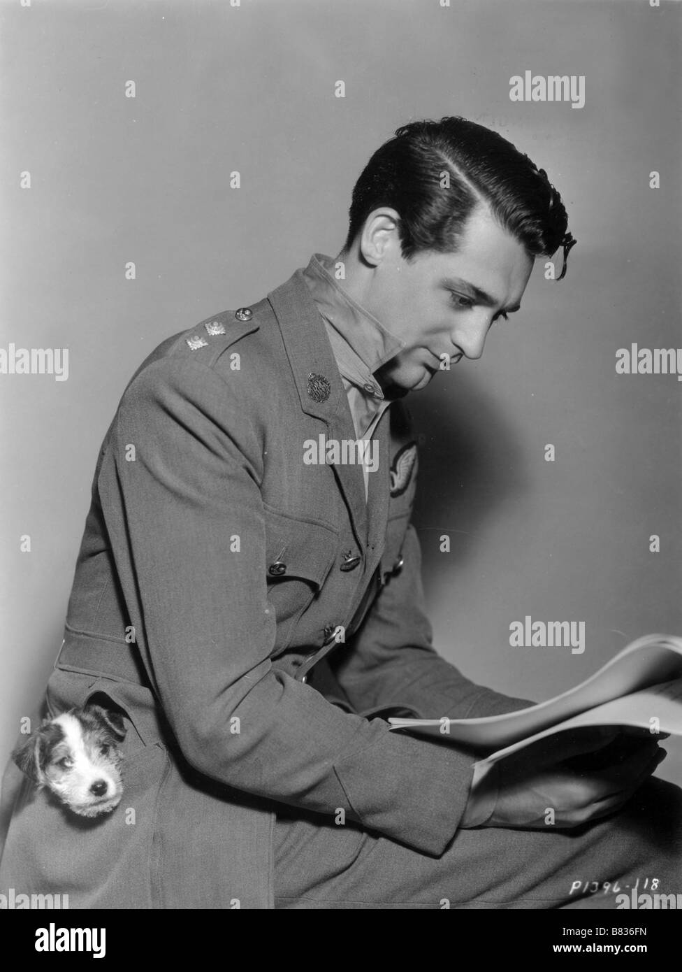 Cary Grant on the set of The Eagle and the Hawk (1933) USA Director ...