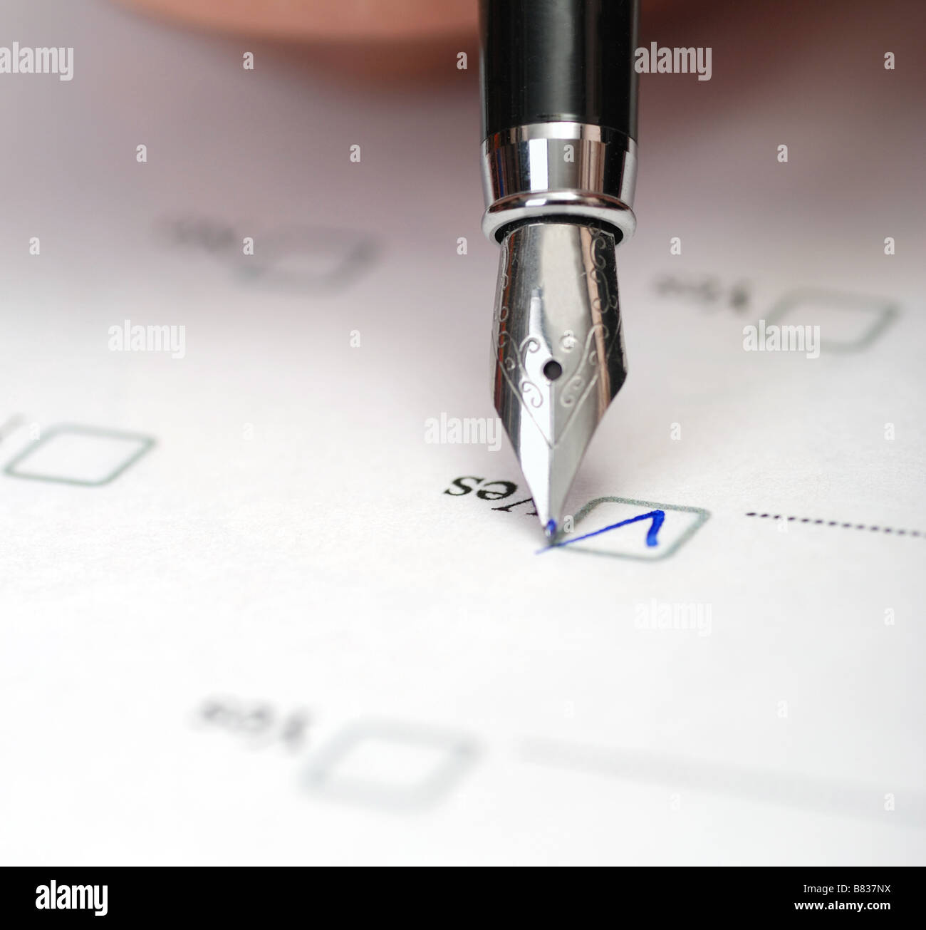 Questionnaire form filling yes no hi-res stock photography and images ...