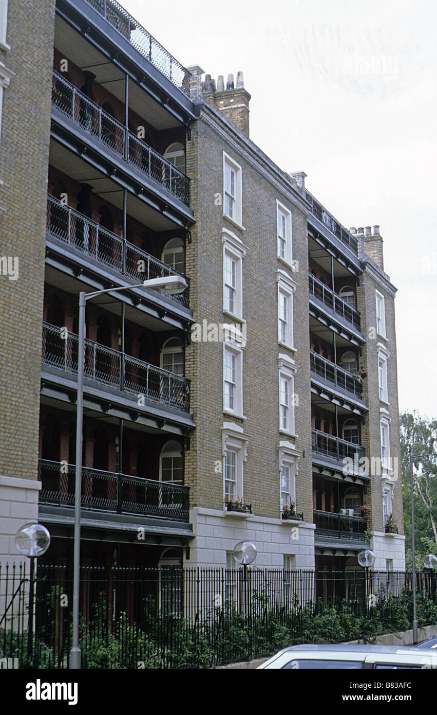 Tower Buildings, Wapping High Street, tenements built 1864-5 Stock ...