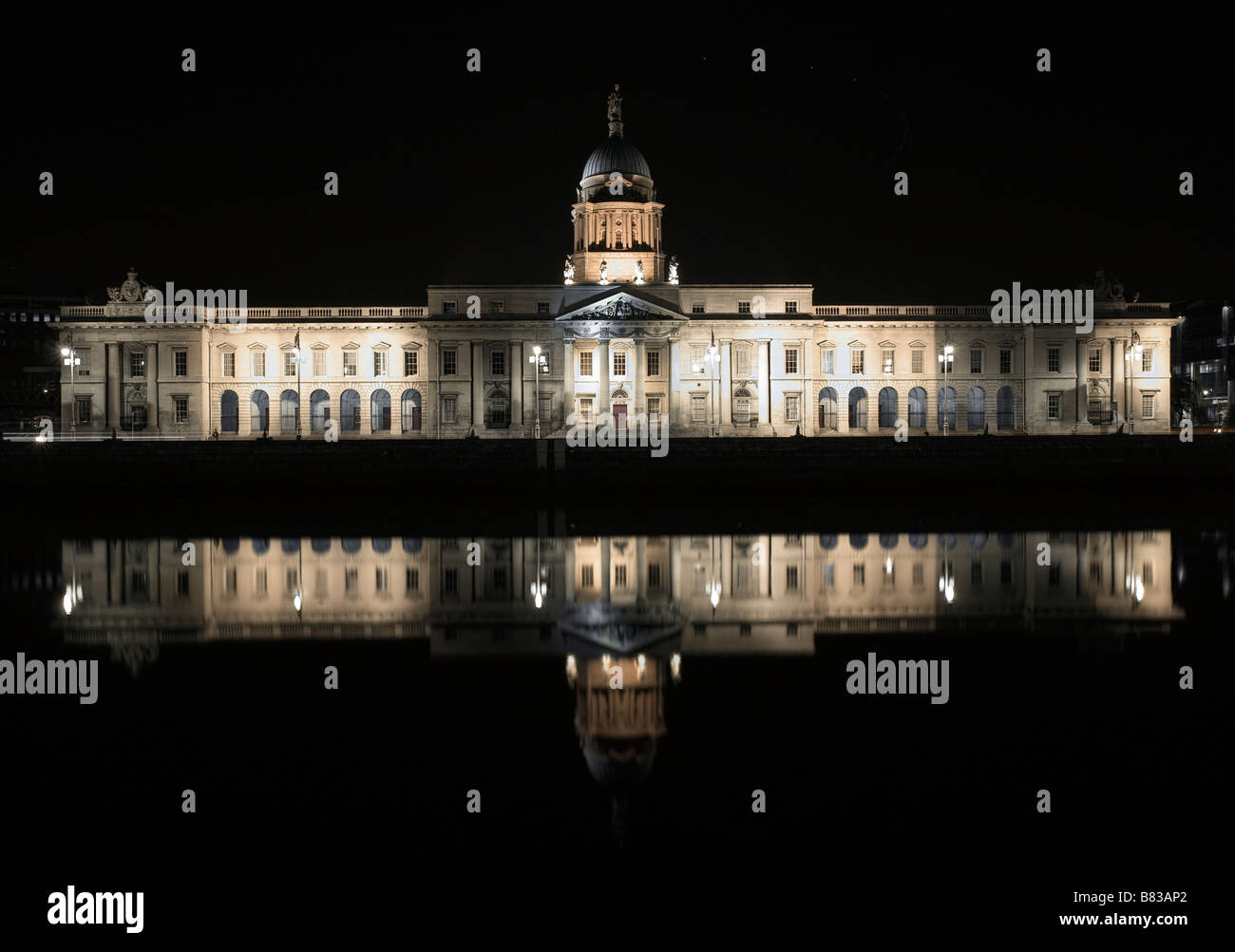 The Custom House, Dublin, office of the Department of Environment ...