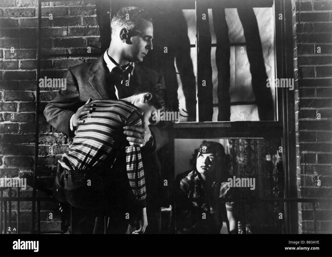 Une incroyable histoire The Window (1949) USA Bobby Driscoll , Paul ...