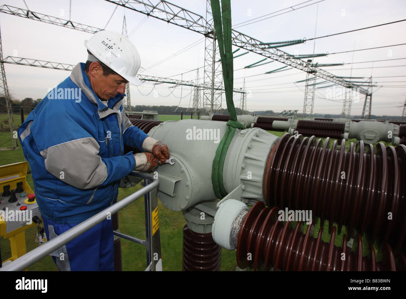 Power Transformer Maintenance High Resolution Stock Photography and ...