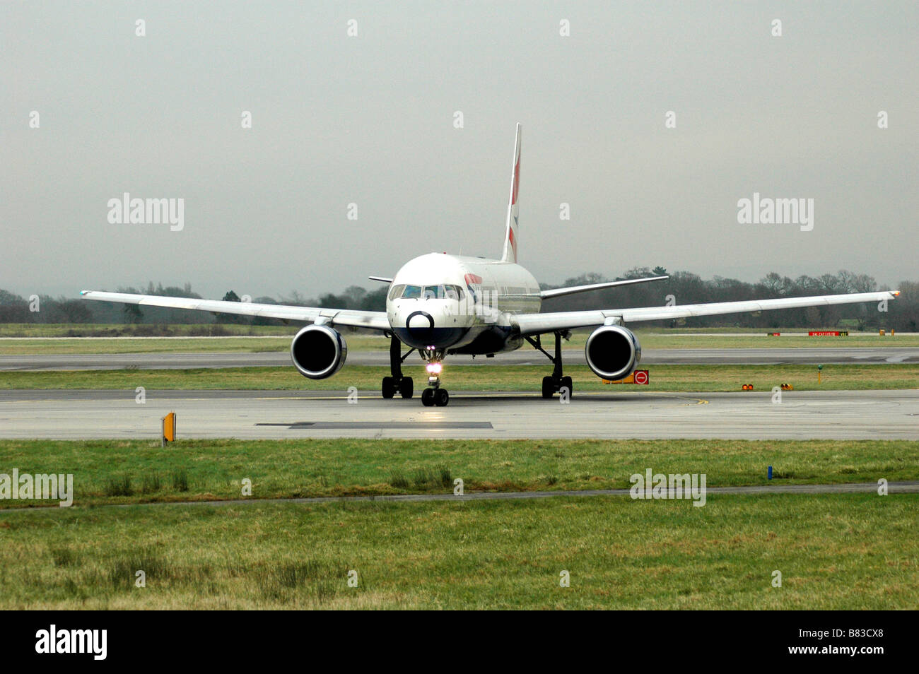 Taxing jet hi-res stock photography and images - Alamy