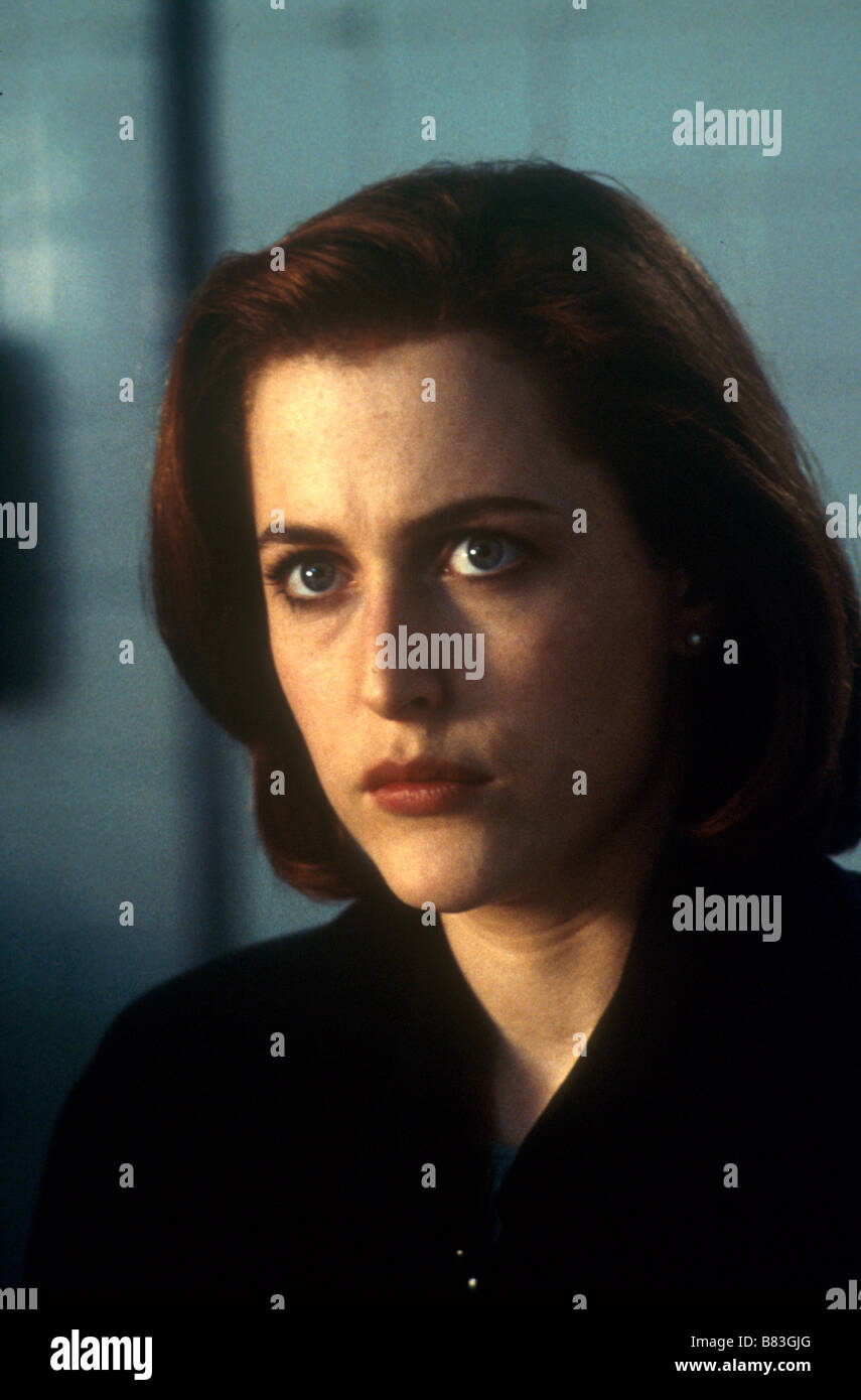 Gillian anderson dana scully hi-res stock photography and images - Alamy