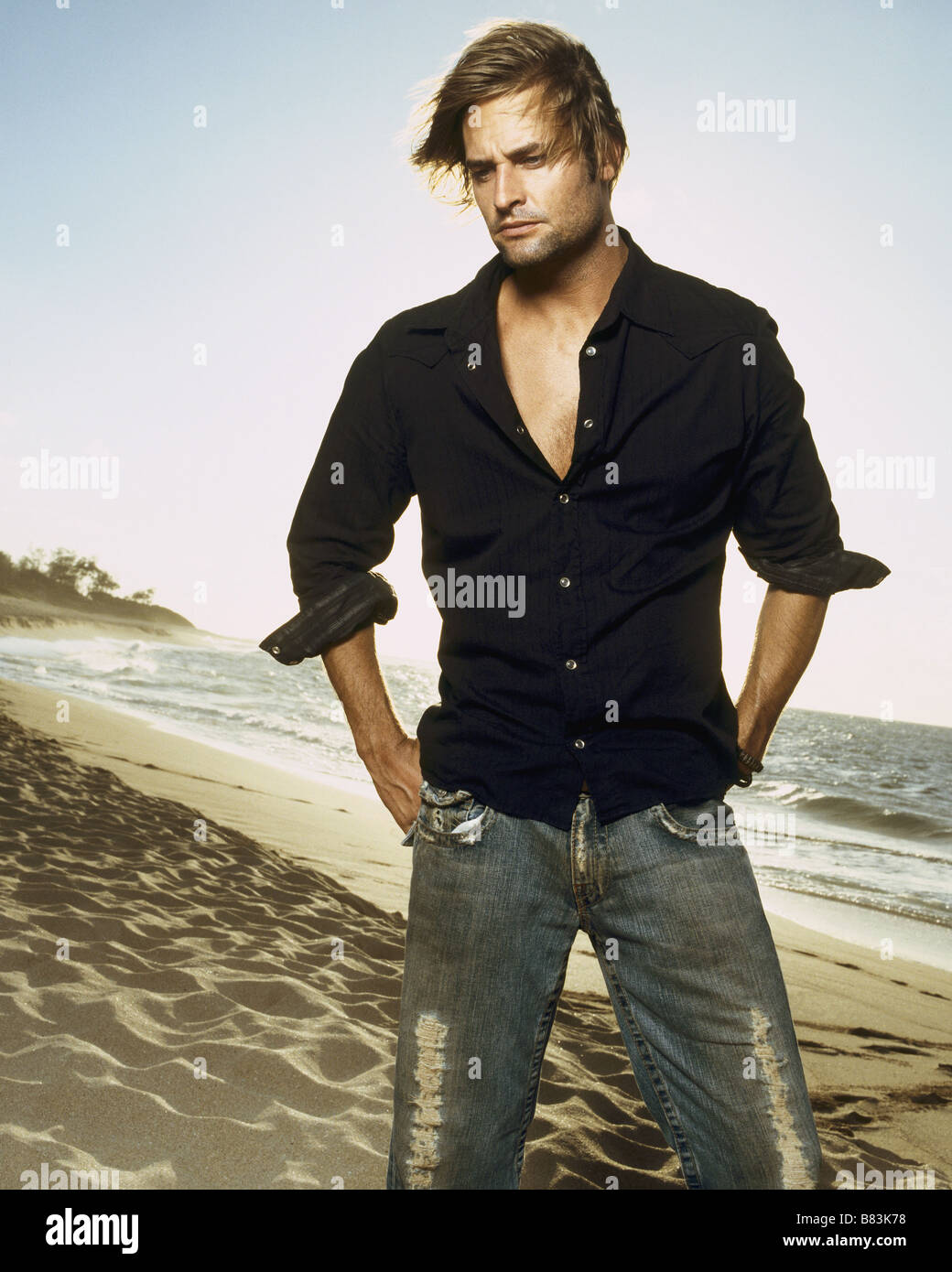 Lost lost 2004 tv series hi-res stock photography and images - Alamy