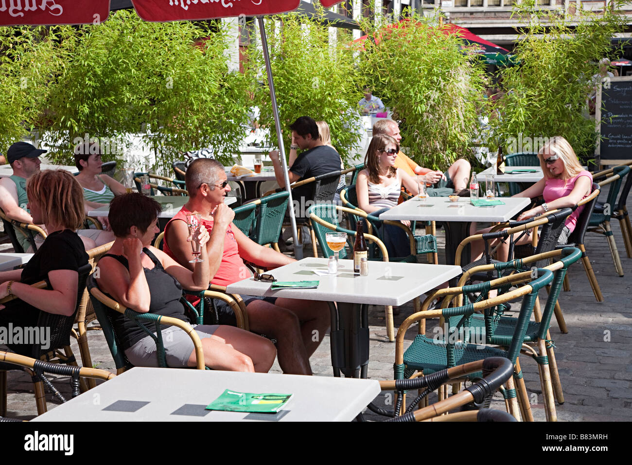 Pavement drinking hi-res stock photography and images - Alamy