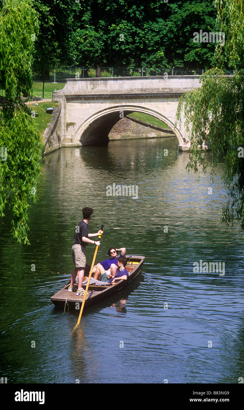 Couple punting uk hi-res stock photography and images - Alamy