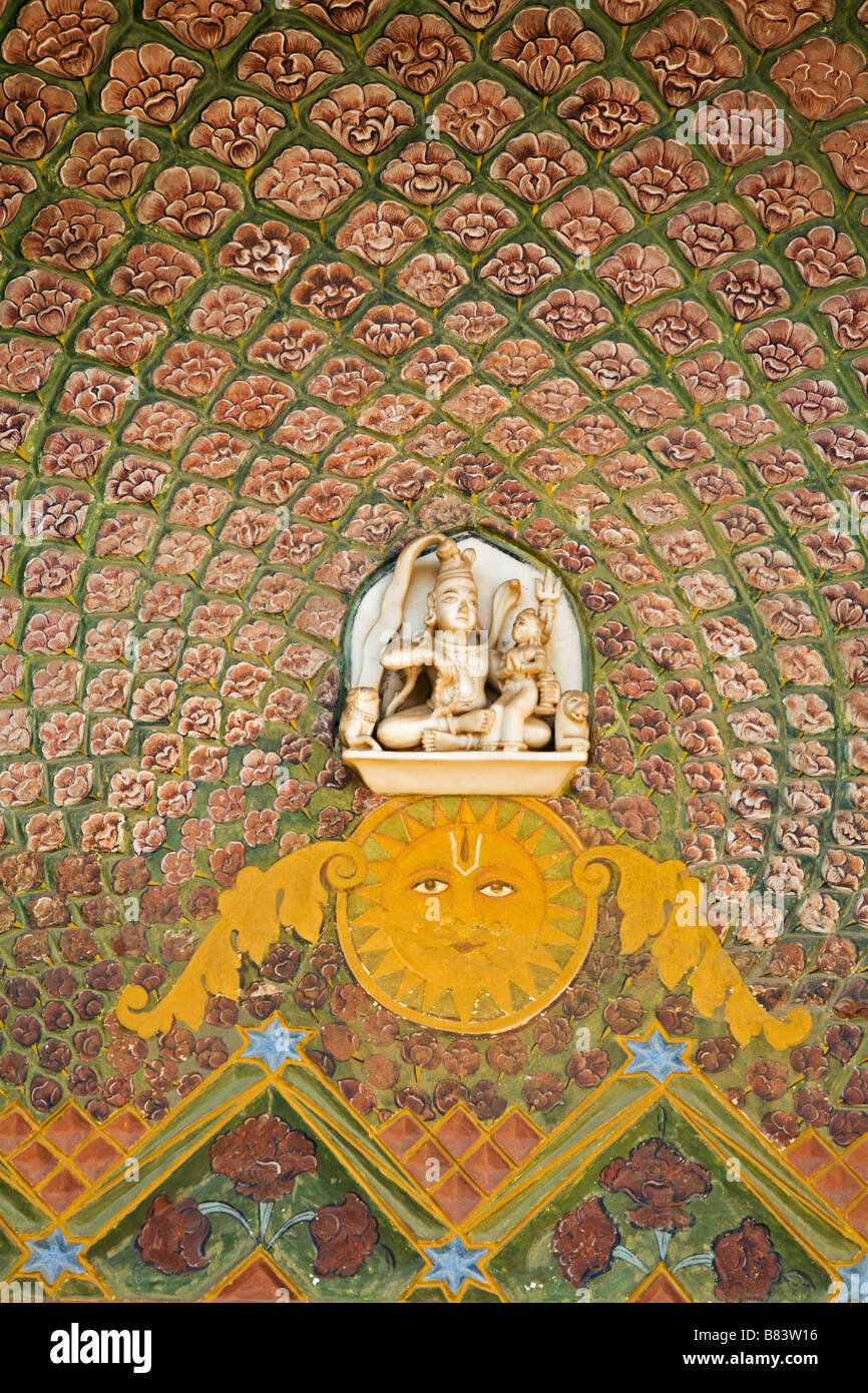 Decorated gate in Pritam Chowk with statue of Shiva and Parvati in ...