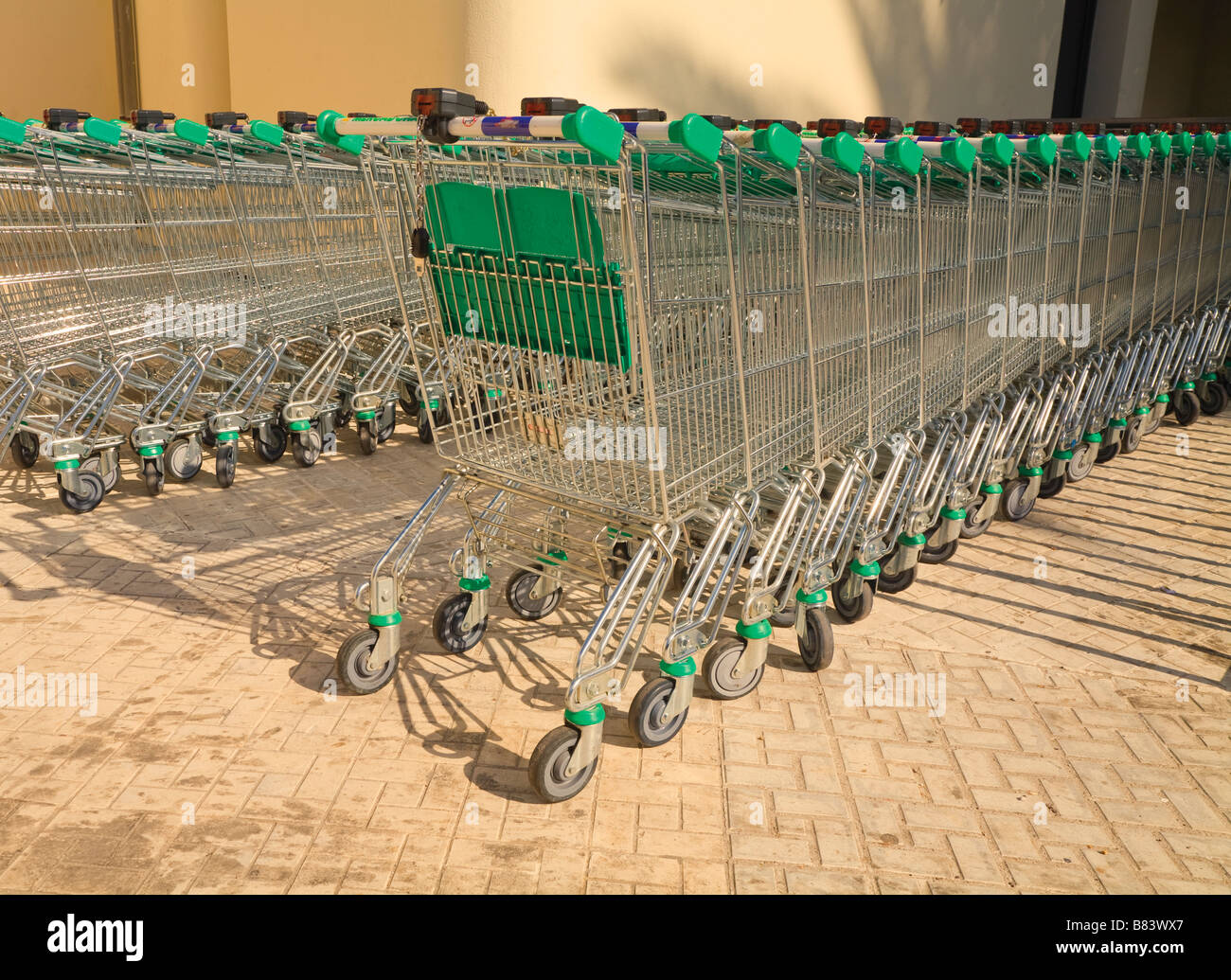 Rows of trolleys hi-res stock photography and images - Alamy
