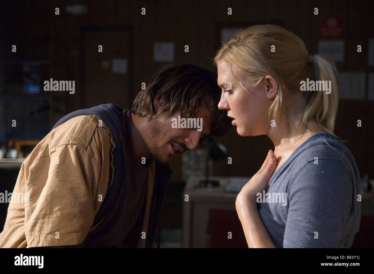 Fall down dead 2007 hi-res stock photography and images - Alamy