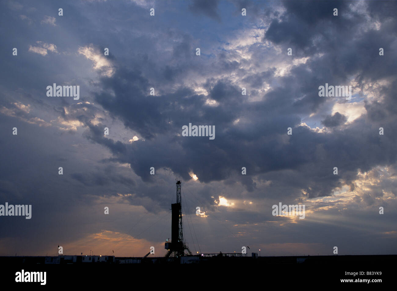 Kazakhstan oil rig hi-res stock photography and images - Alamy