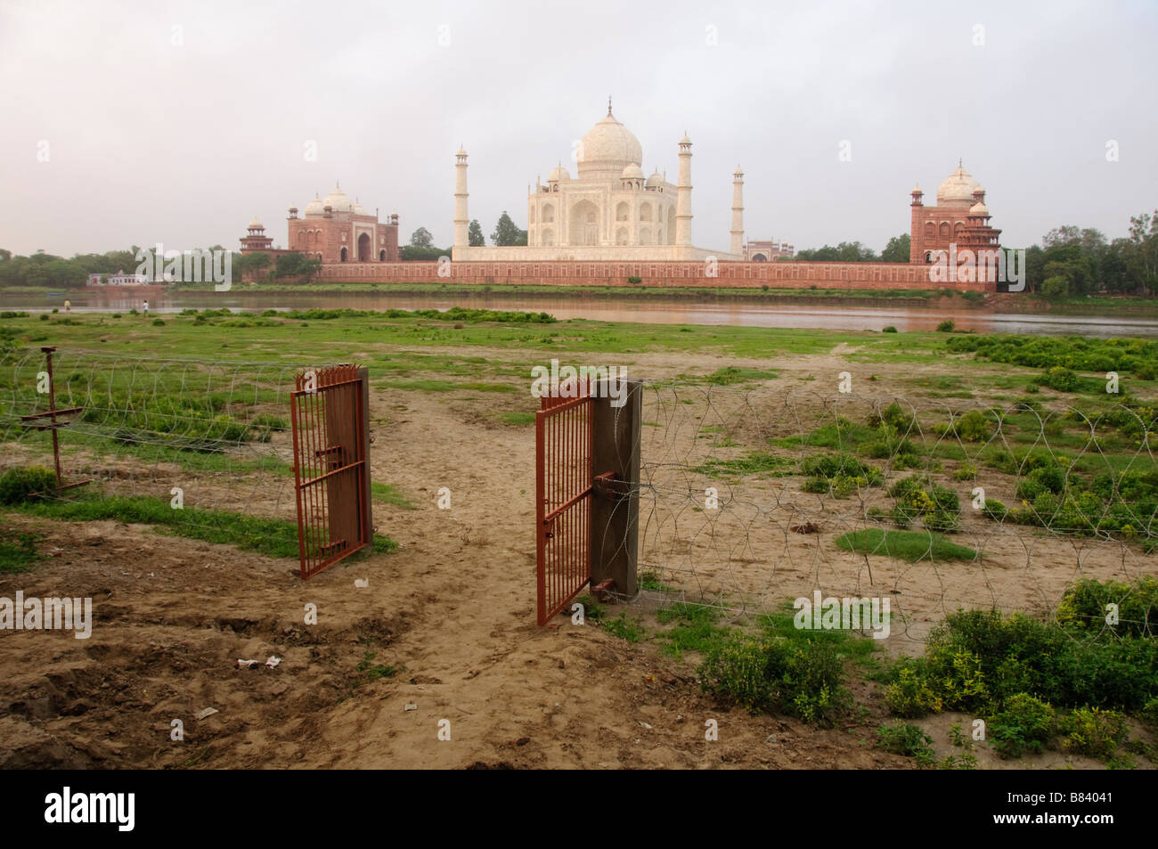 Taj Mahal back Stock Photo - Alamy