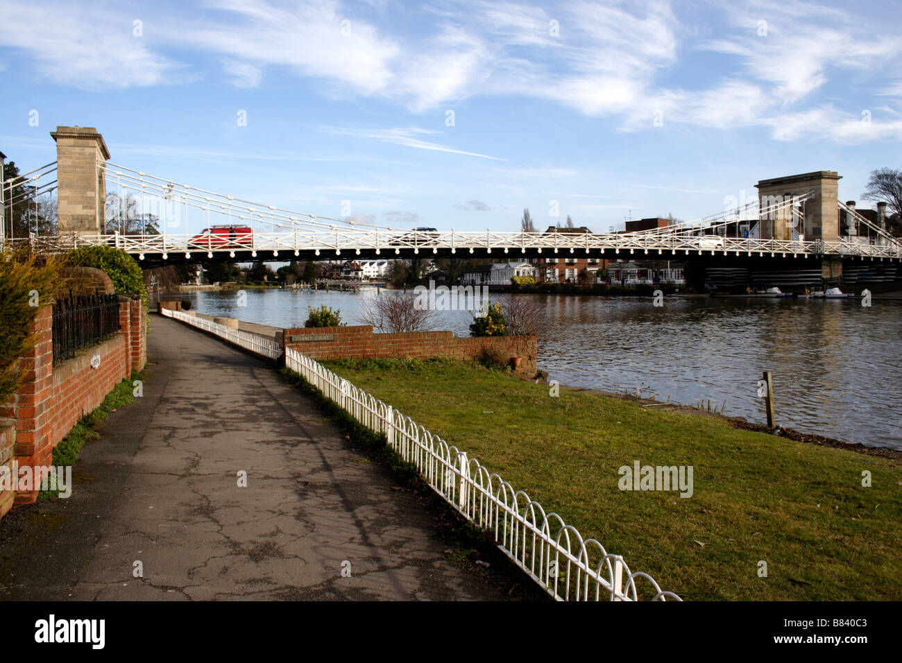 Marlow suspension bridge hi-res stock photography and images - Alamy
