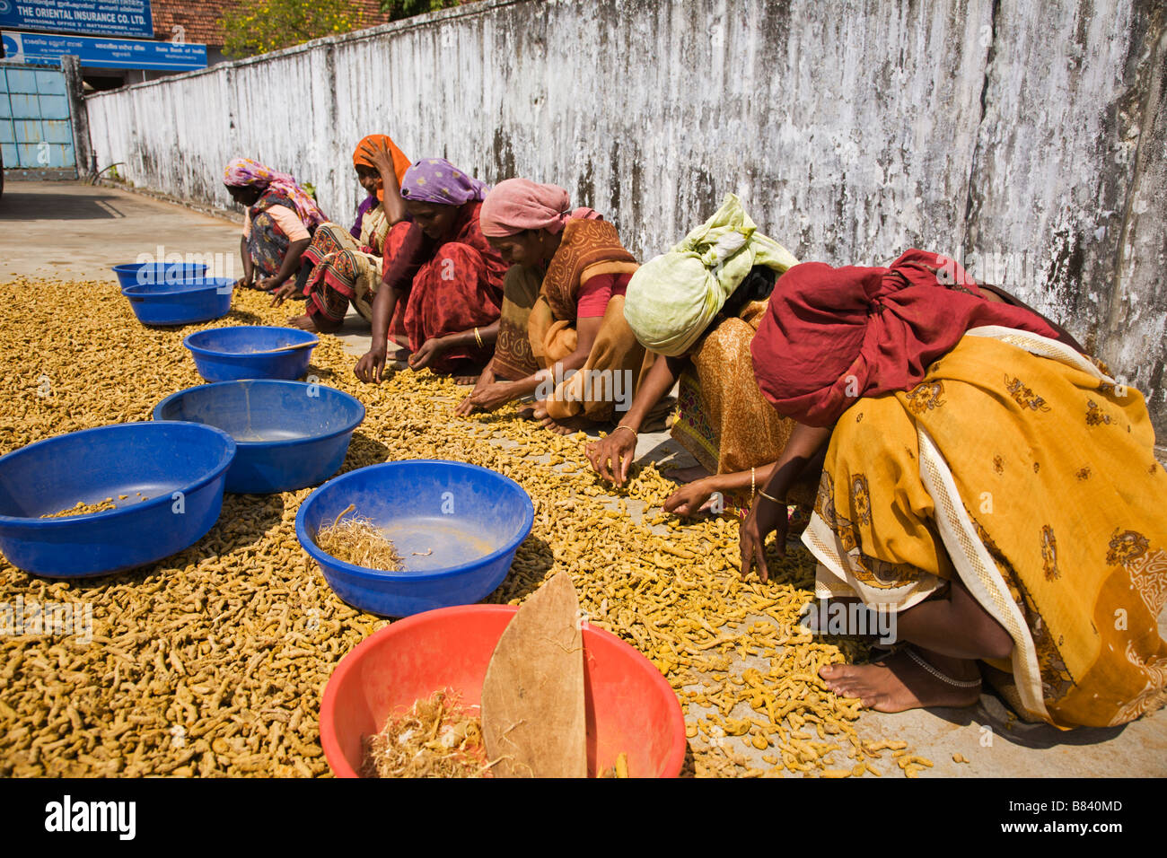 Kerala spice bowls hi-res stock photography and images - Alamy