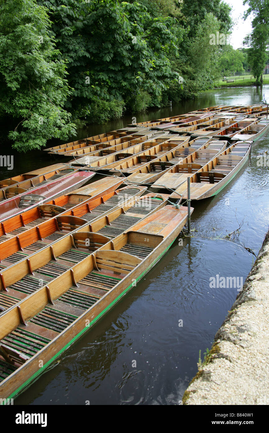 Punts on the River Cherwell, Oxford, Oxfordshire, UK Stock Photo - Alamy
