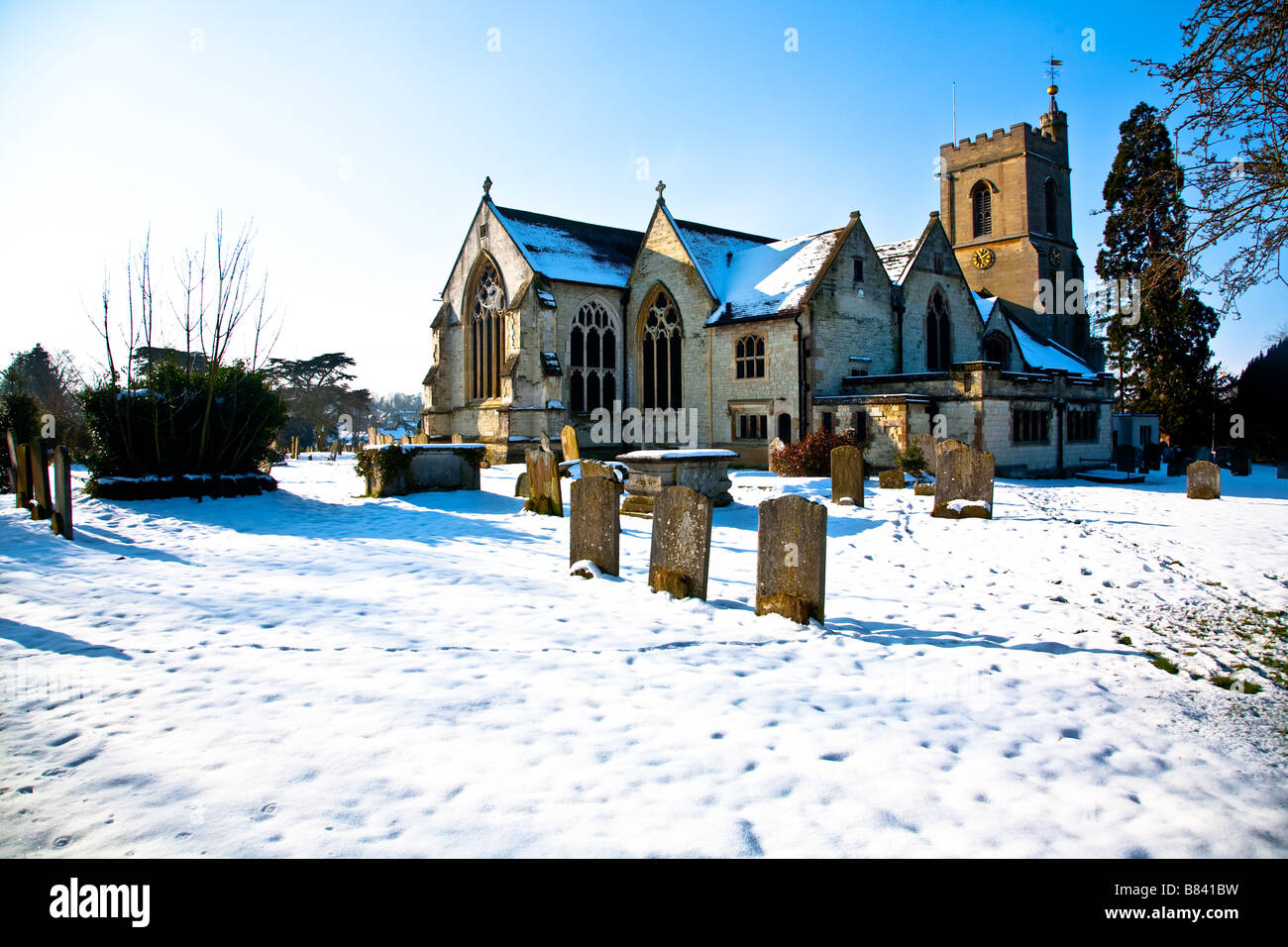Church snow st marys wintertime hi-res stock photography and images - Alamy
