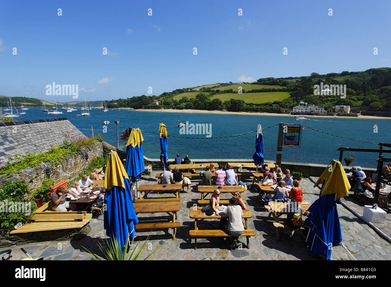 Salcombe beach cafe hi-res stock photography and images - Alamy