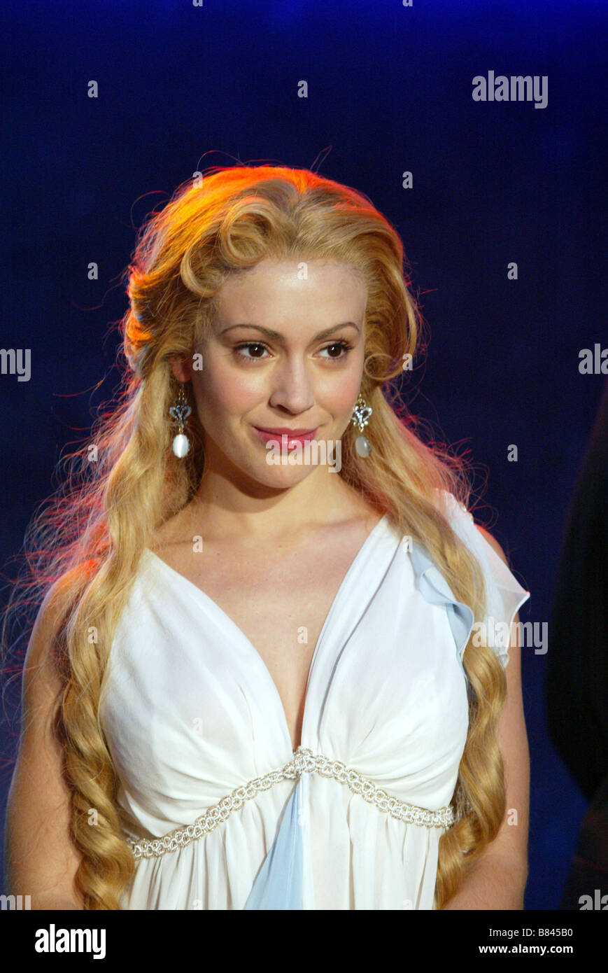 Alyssa milano charmed 1998 hi-res stock photography and images - Alamy