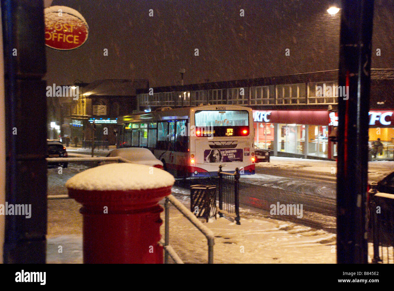 snowy street scene Stock Photo - Alamy