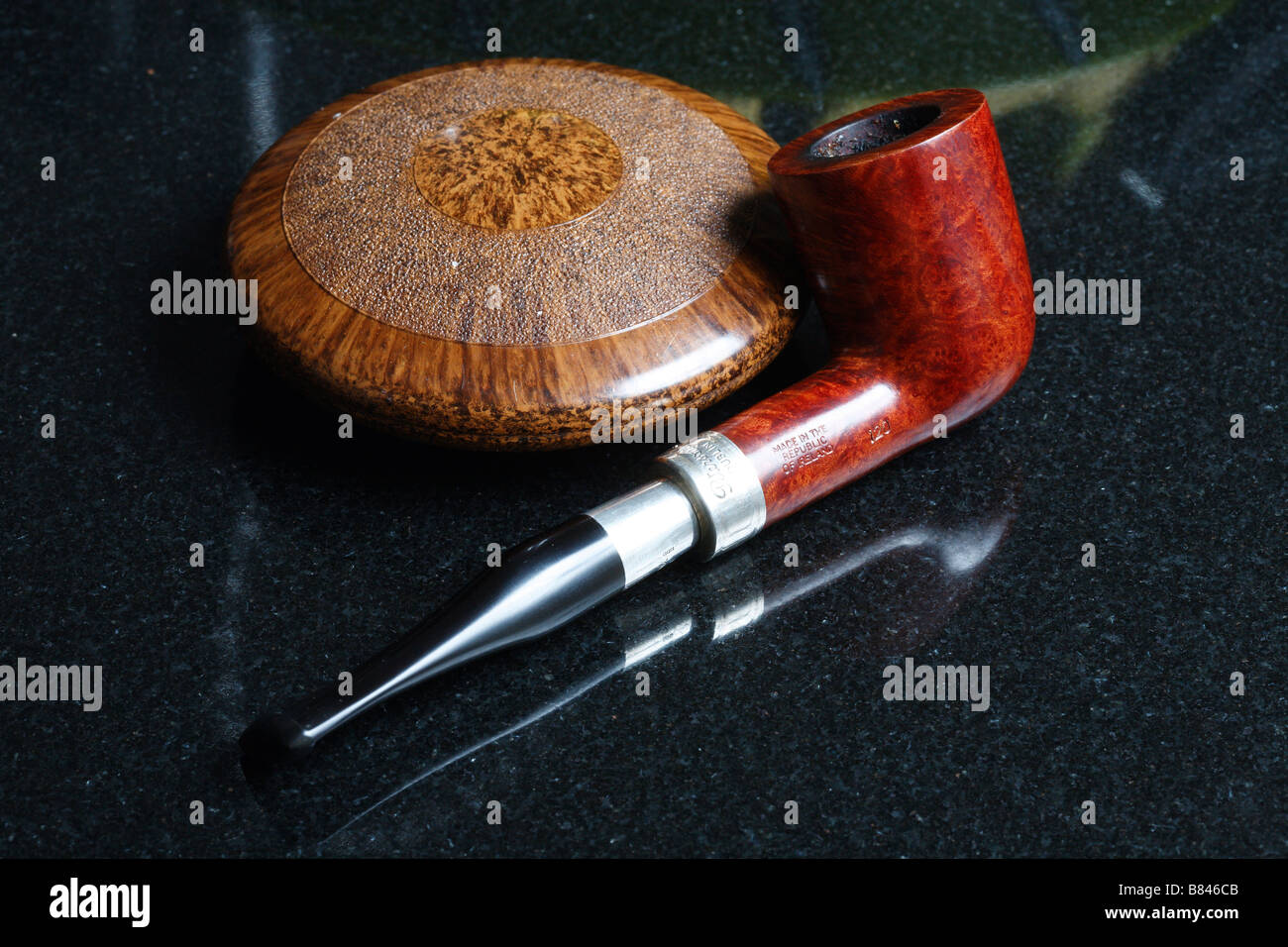 Collectible vintage and new briar pipes, and tobacco Stock Photo - Alamy