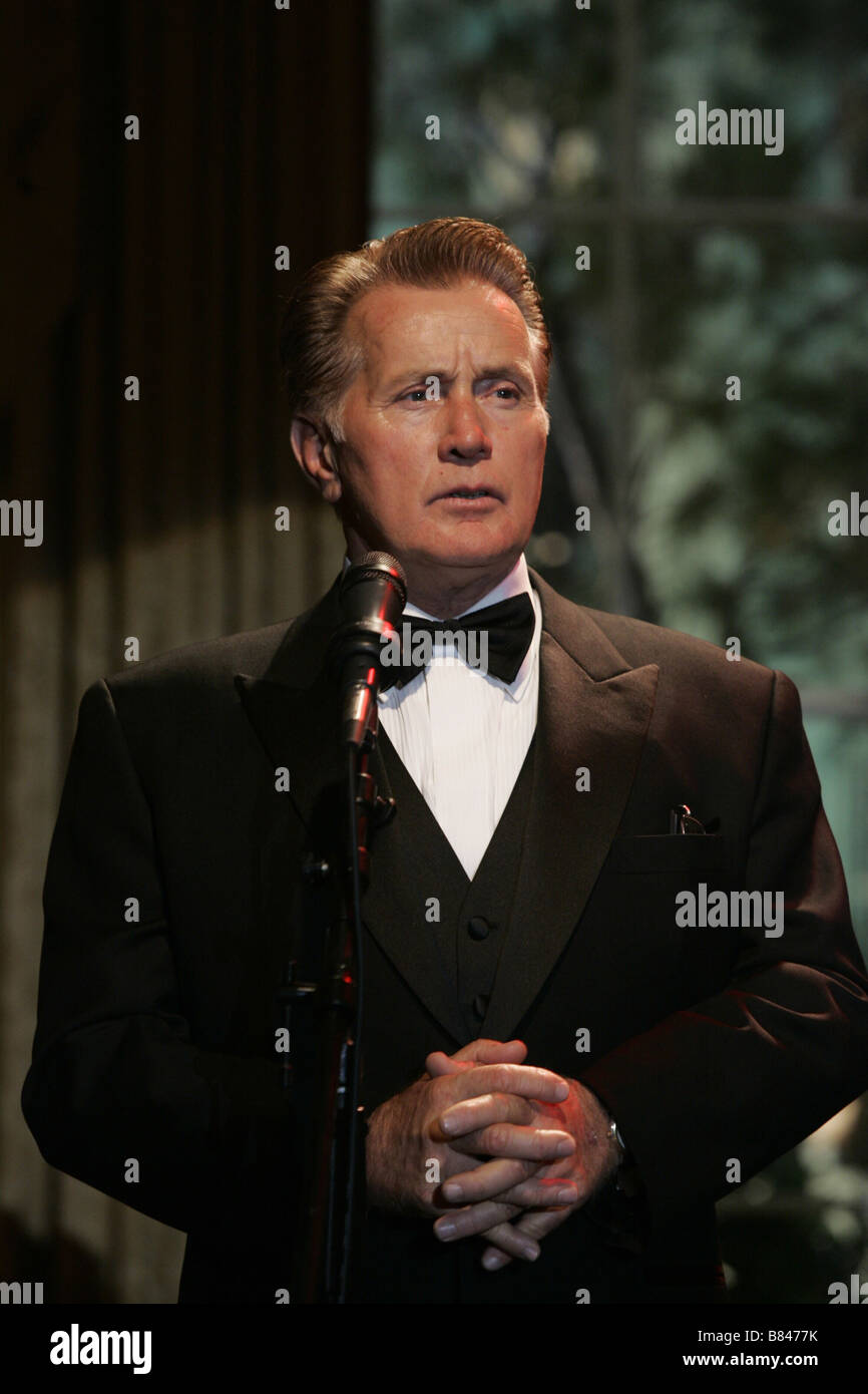 The west wing martin sheen 2006 hi-res stock photography and images - Alamy
