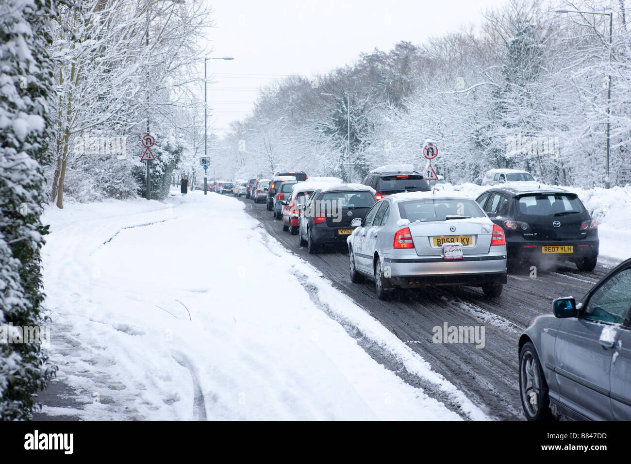 A traffic jam caused by snow and bad weather Stock Photo - Alamy
