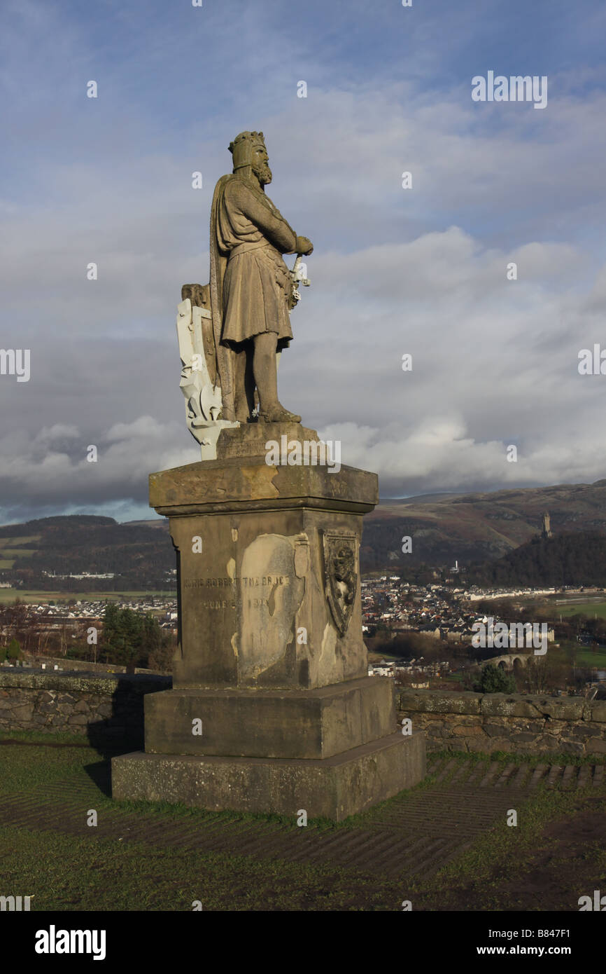 statue of William Wallace and Monument in distance Stirling Scotland ...