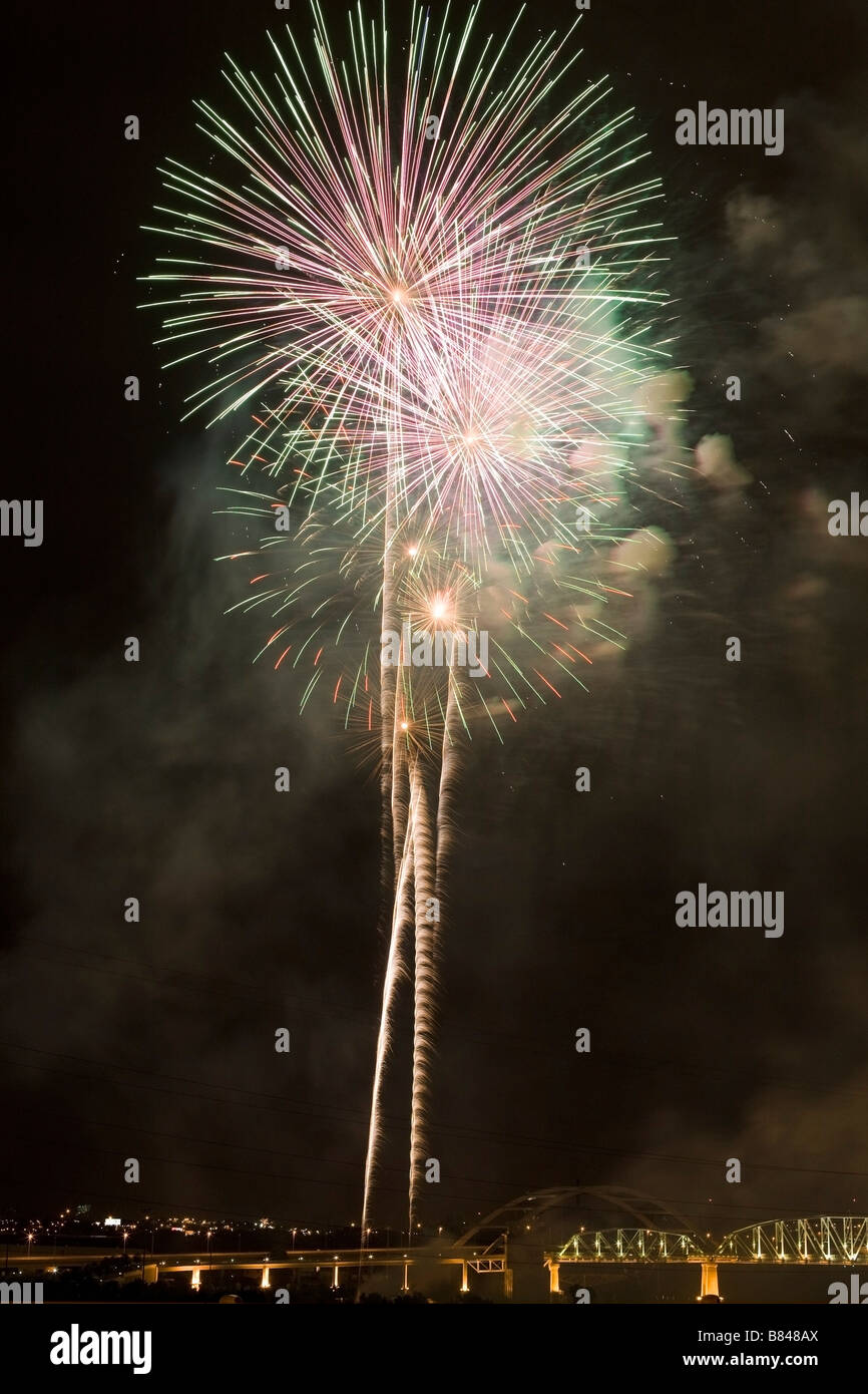 Fireworks parties hi-res stock photography and images - Alamy