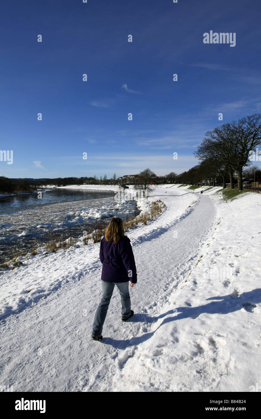 View walker walking river hi-res stock photography and images - Alamy
