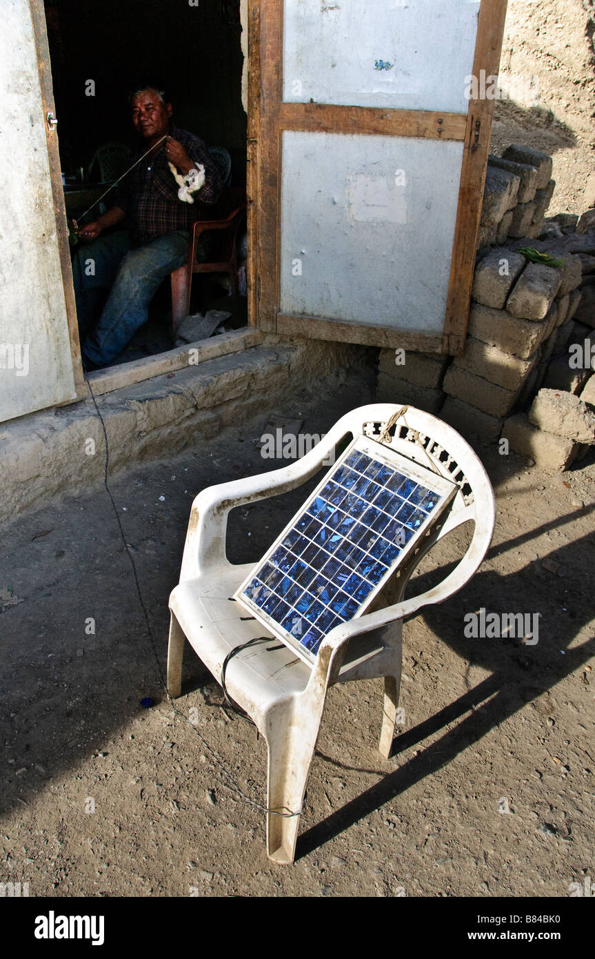 Solar charging india hi-res stock photography and images - Alamy