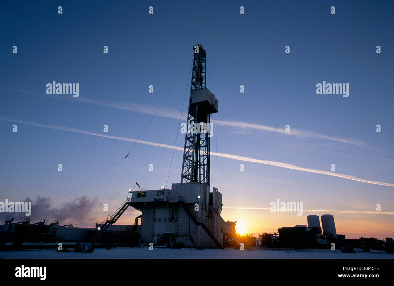 Work over rig hi-res stock photography and images - Alamy
