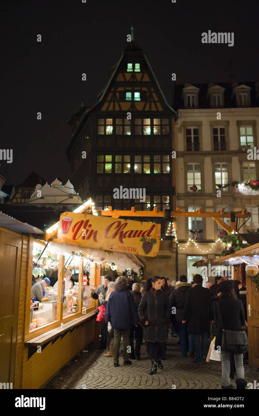 Mulled wines stalls hi-res stock photography and images - Alamy