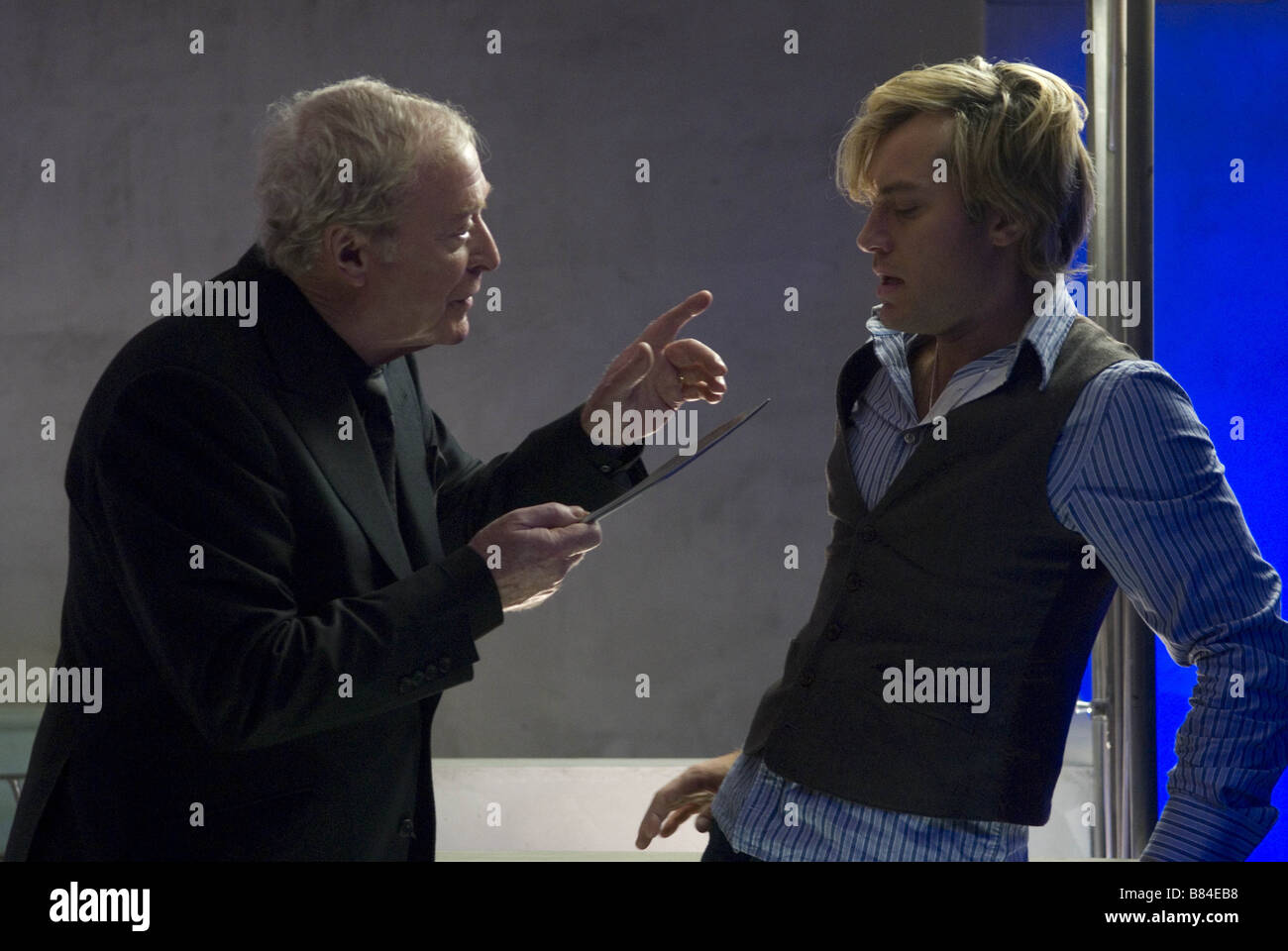 Sleuth Year: 2007 - USA Michael Caine, Jude Law Director: Kenneth ...