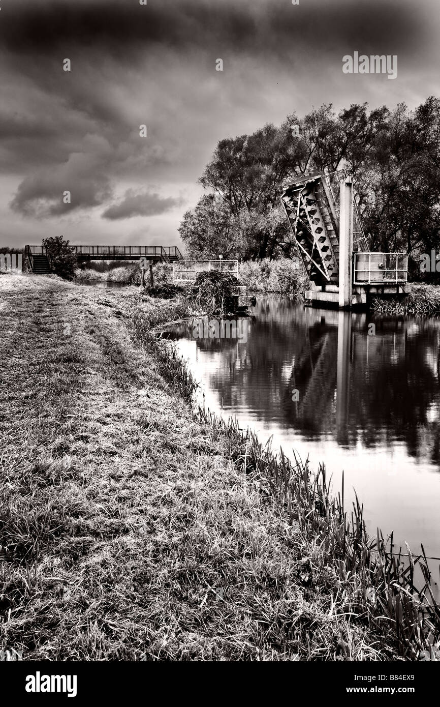 Old bridge over canal hi-res stock photography and images - Alamy