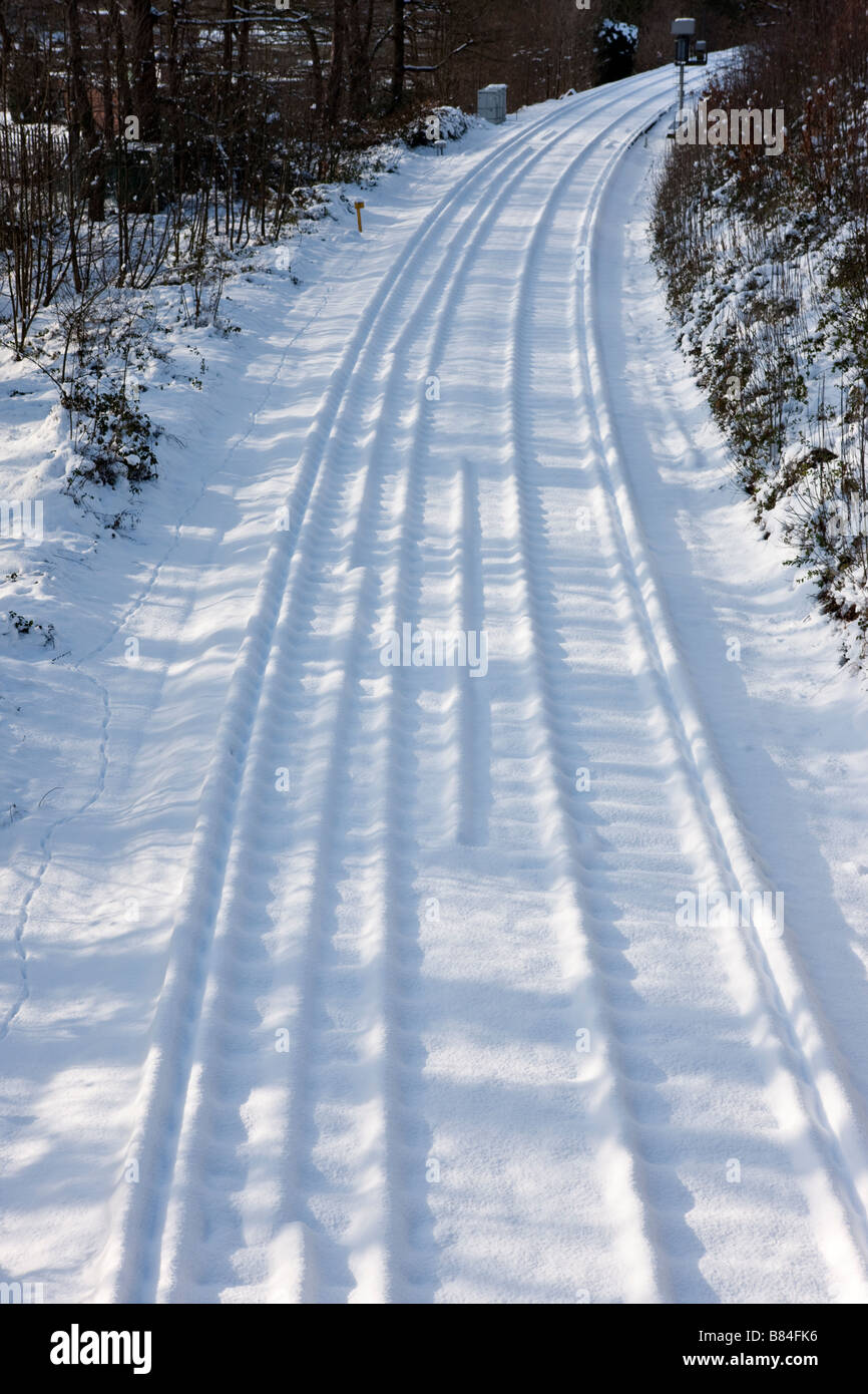 Snowy rail lines hi-res stock photography and images - Alamy