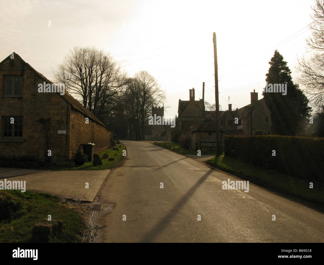 Cotswold street scene hi-res stock photography and images - Alamy