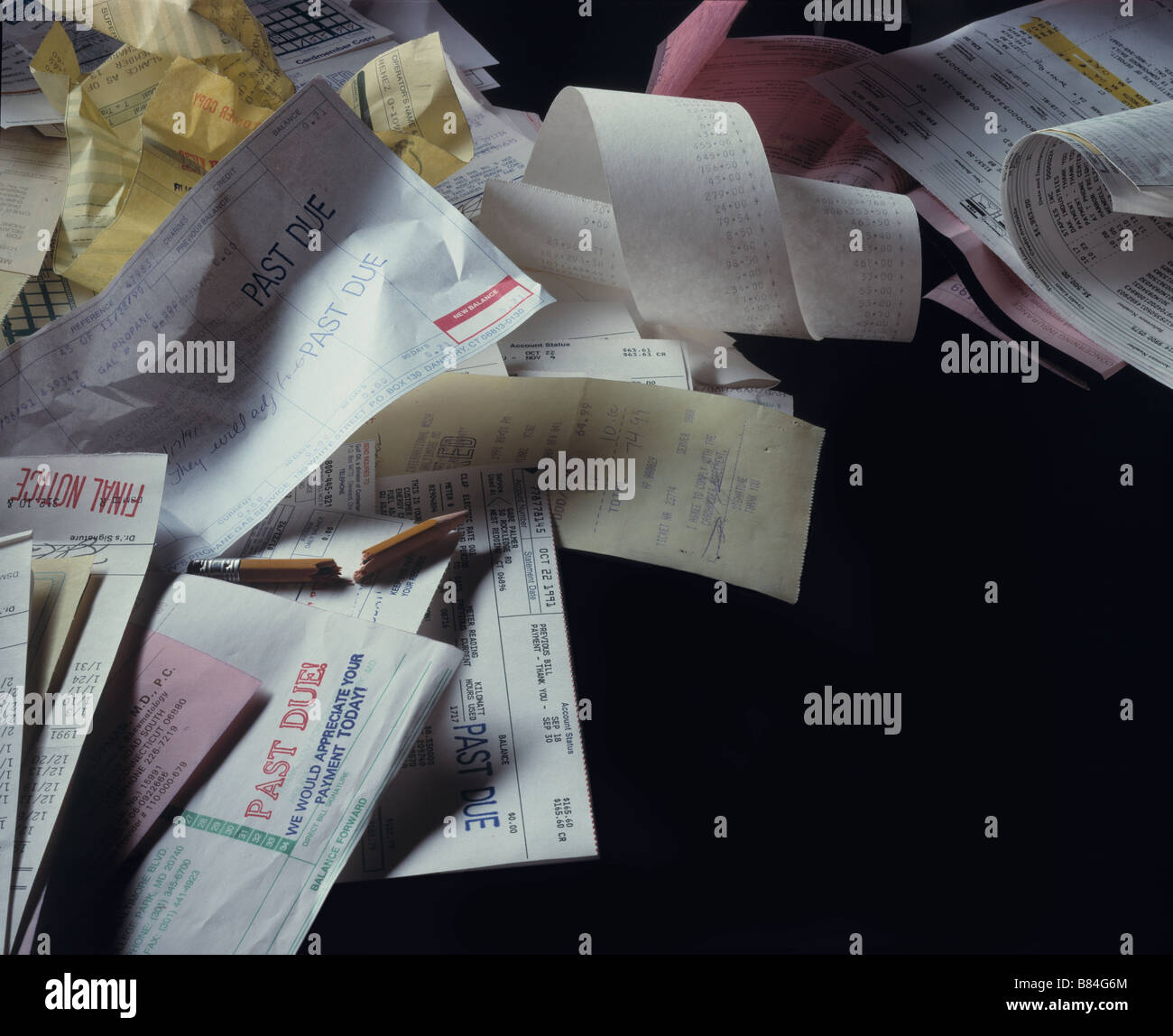 Pile of unpaid bills hi-res stock photography and images - Alamy