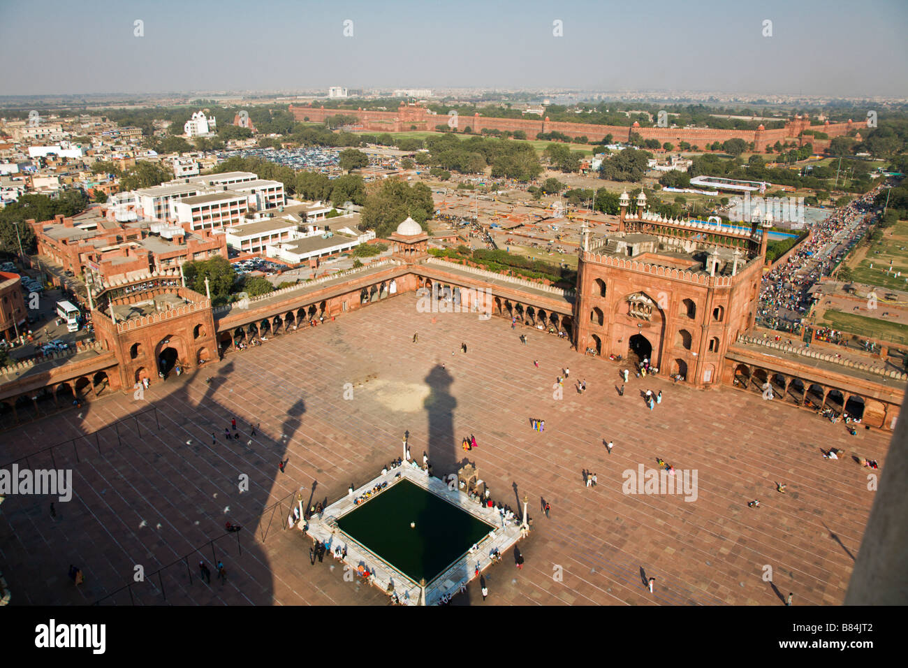 View of Jama Masjid mosque in Old Delhi completed in 1658 by Shah Jahan ...