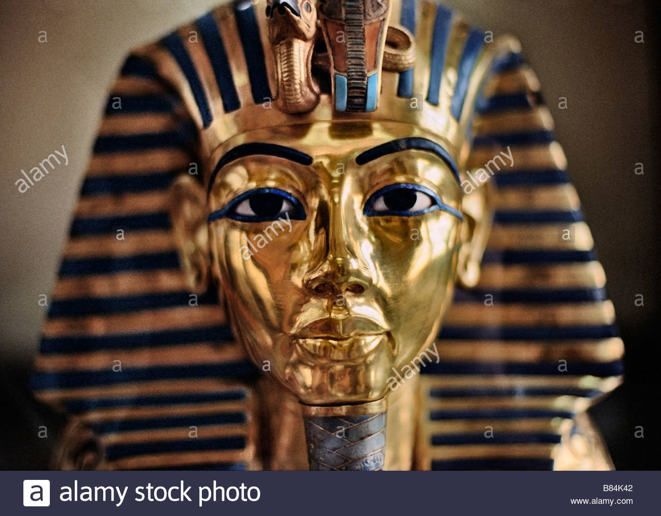 Tutankhamen Mummy Stock Photos & Tutankhamen Mummy Stock Images - Alamy