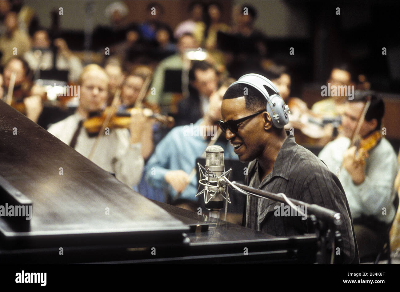 Ray Year: 2004 - USA Jamie Foxx Director: Taylor Hackford Stock Photo ...