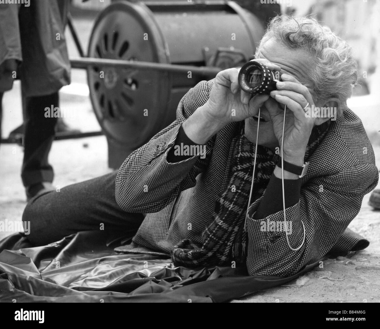 Jules Dassin on the set Stock Photo - Alamy