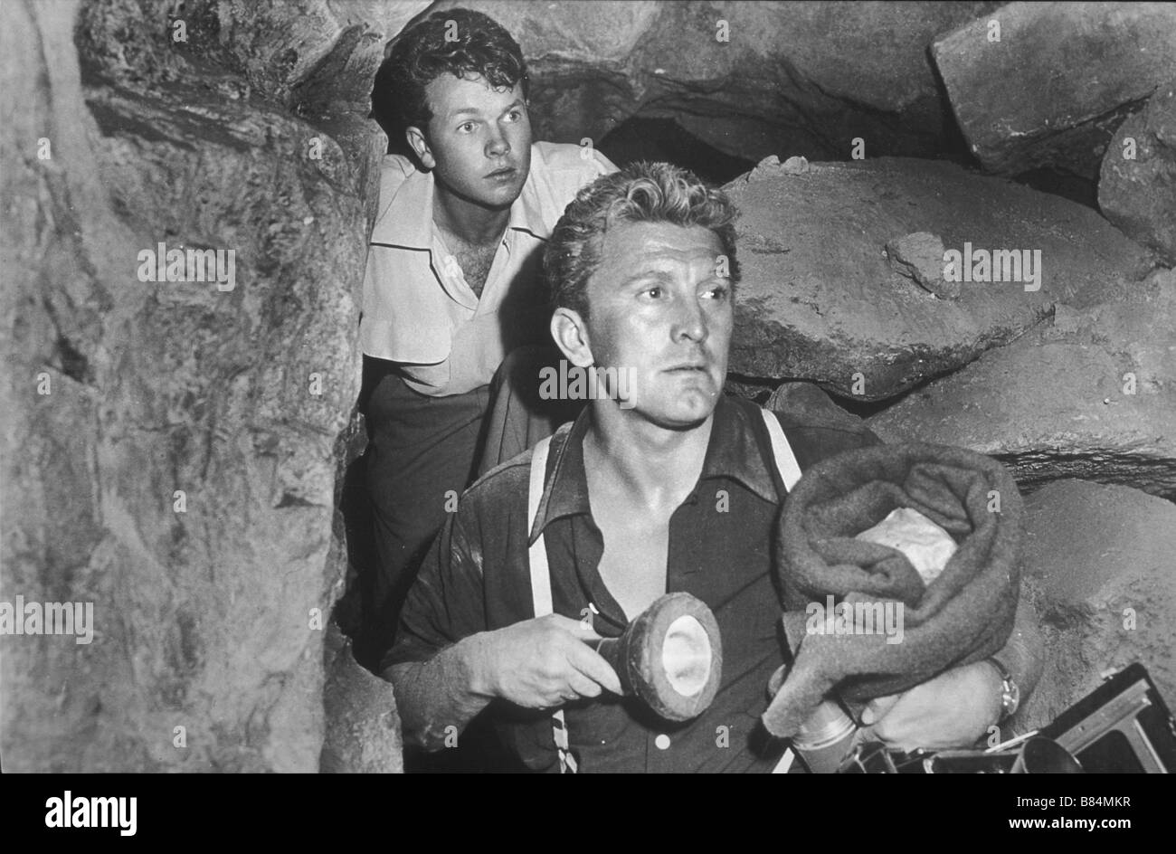 Ace in the Hole Year: 1951 USA Kirk Douglas , Bob Arthur Director ...